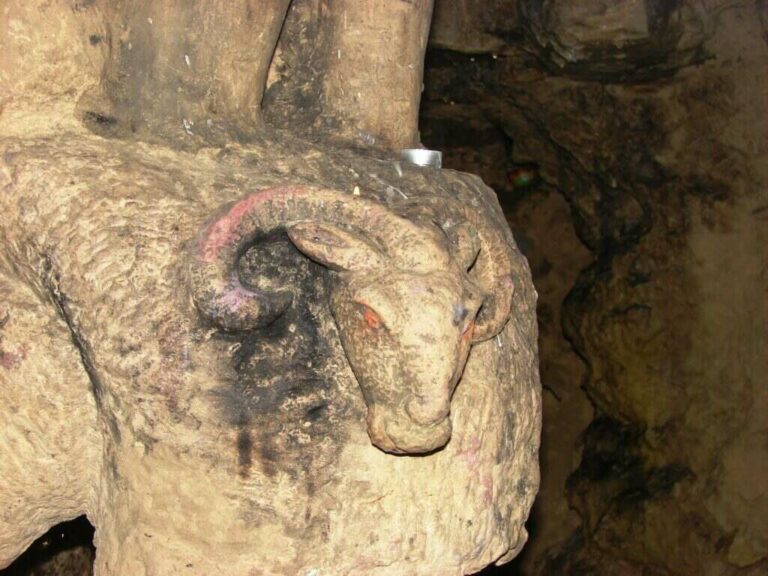 La visite des mystérieuses Catacombes interdites de Paris - Paris Papote